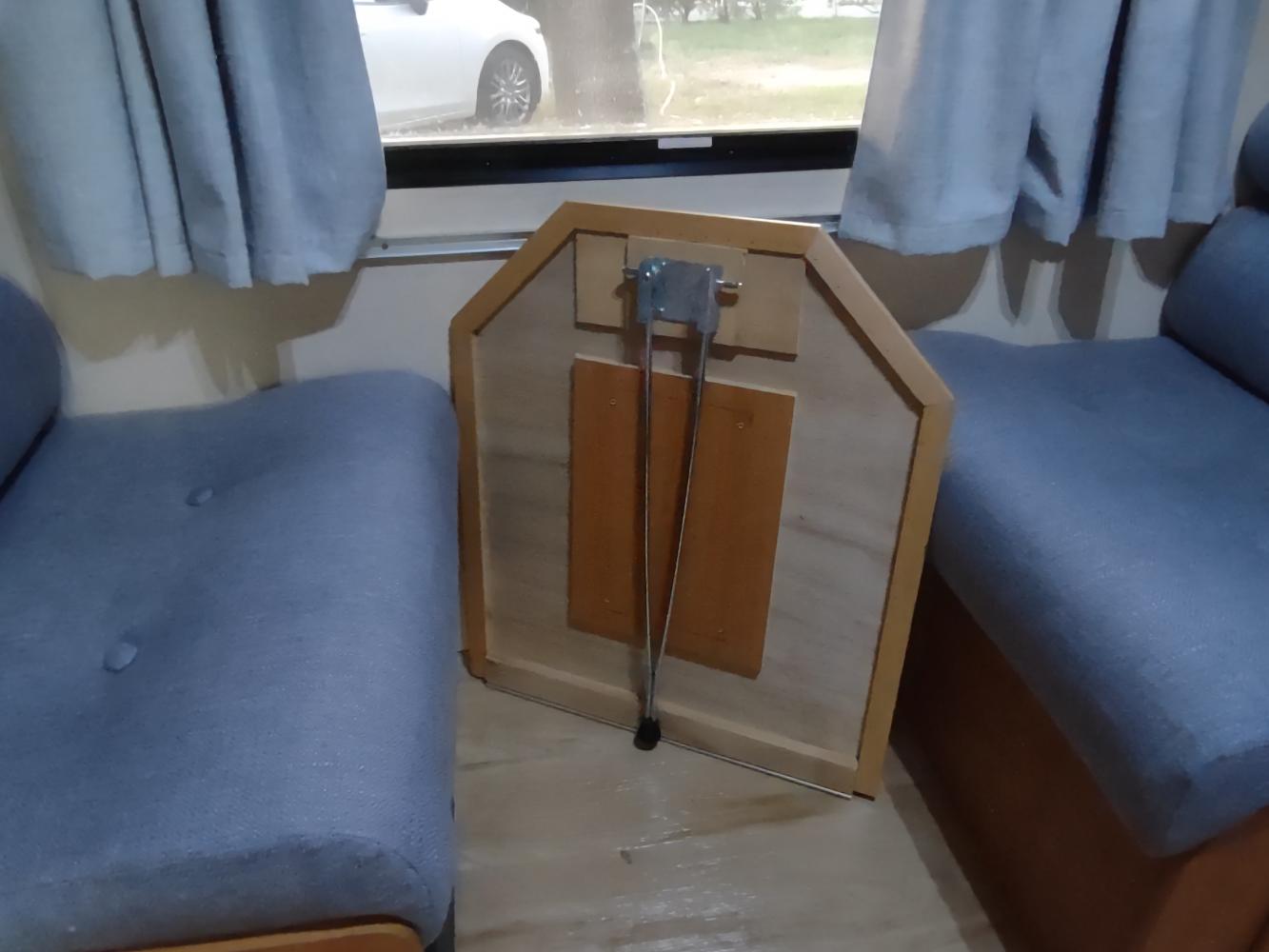 Squeeze Type Table Leg 705mm | CaravansPlus