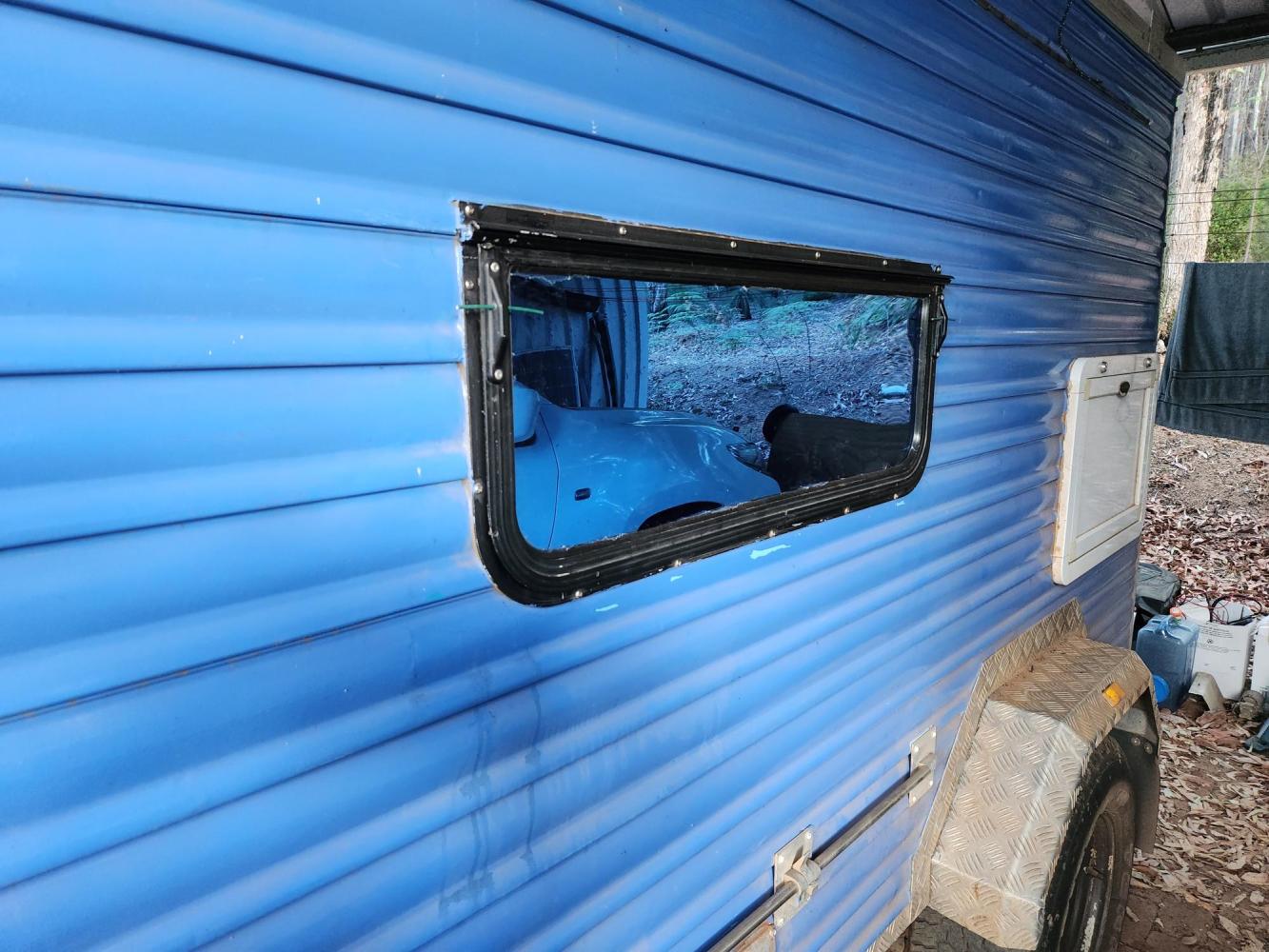 Starlite/Australite Windout Window Corner Insert, PVC